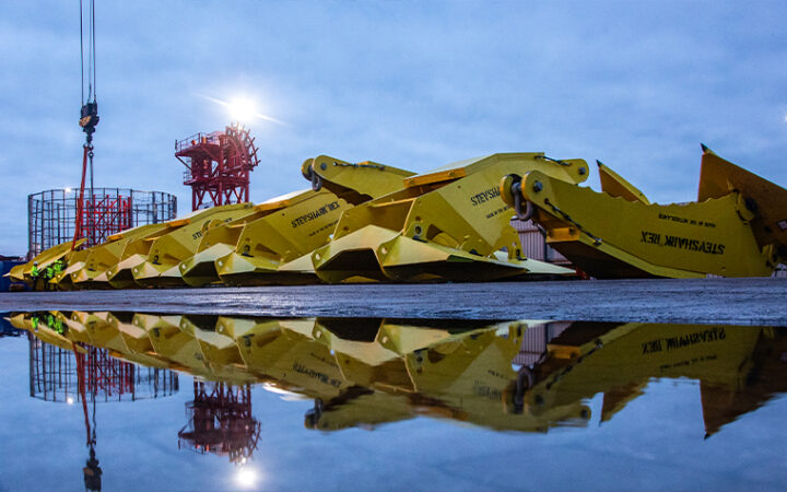 Permanent mooring of FLNG and FSU vessels in ultra-shallow water ...